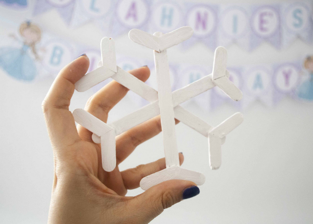 How to make Popsicle Stick Snowflakes – Partymazing.com